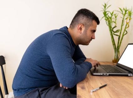 Is Your Tech Habit Giving You a Hunchback? Here's How to Fix It - Best ...